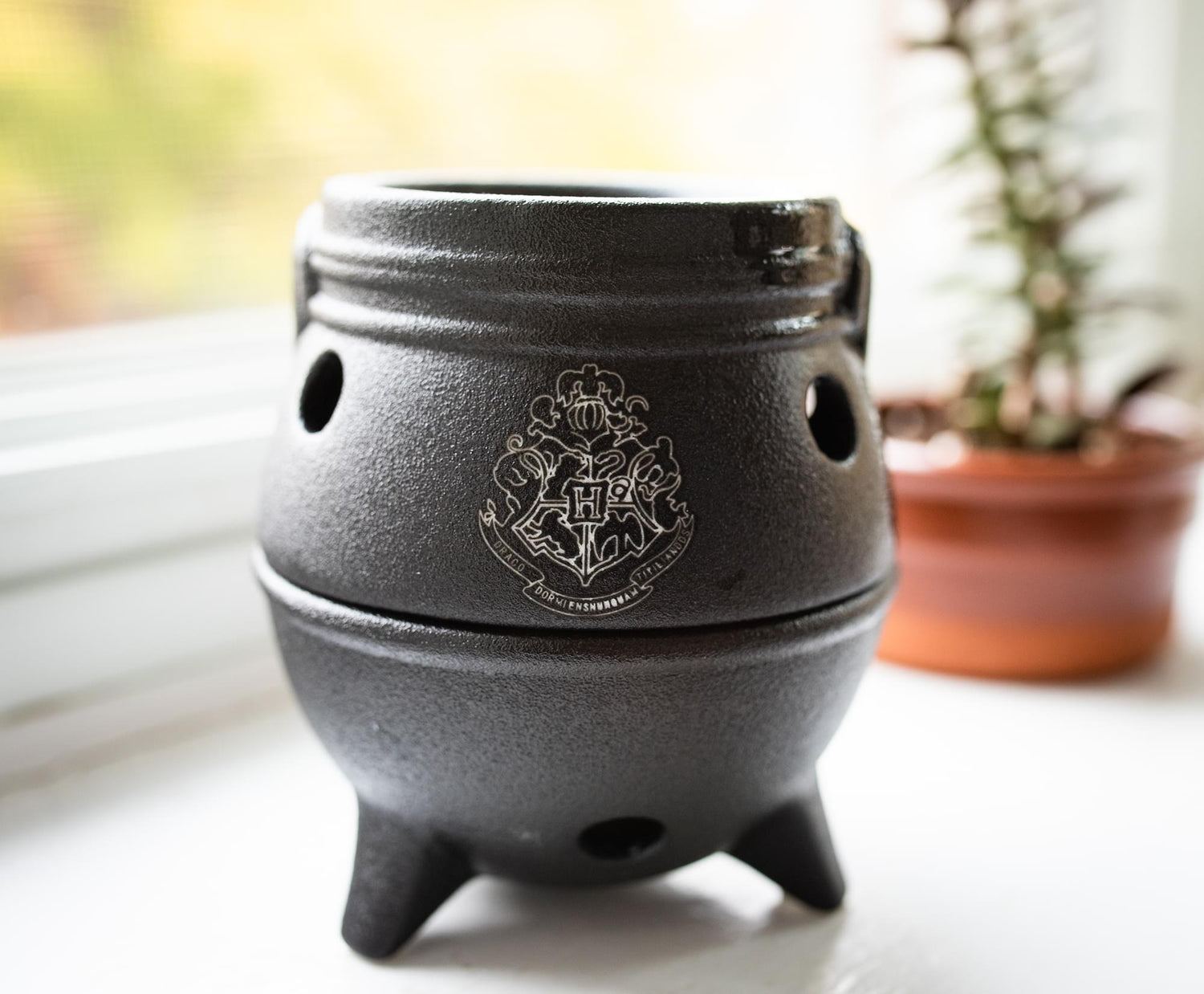 Harry Potter Hogwarts Cauldron Warm Wax Diffuser | Free Shipping