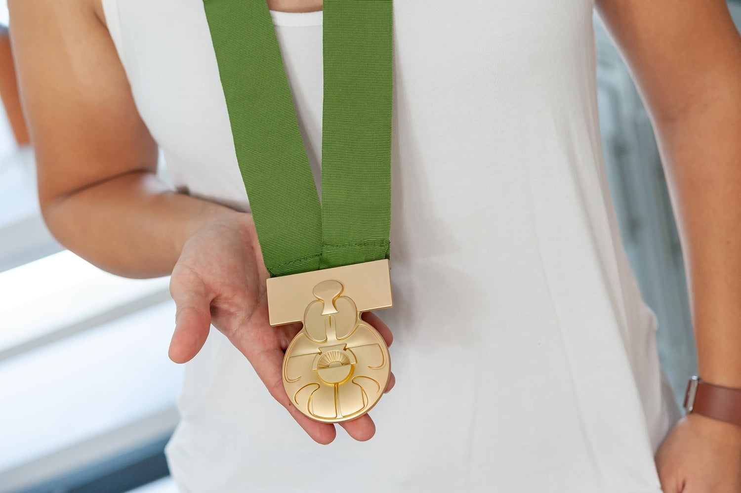 Star Wars Medal of Yavin Gold Plated 1:1 Scale Prop Replica | Free Shi